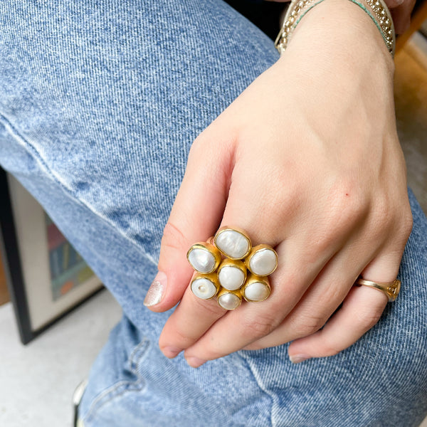 Vintage 18ct Gold Moonlight Ring with Fresh Pearls - felt